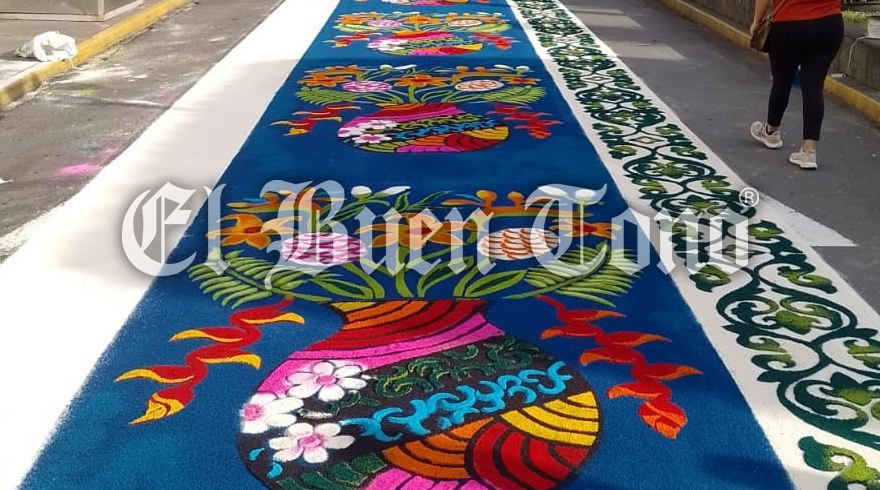 Lucen tapetes de Huamantla - El Buen Tono