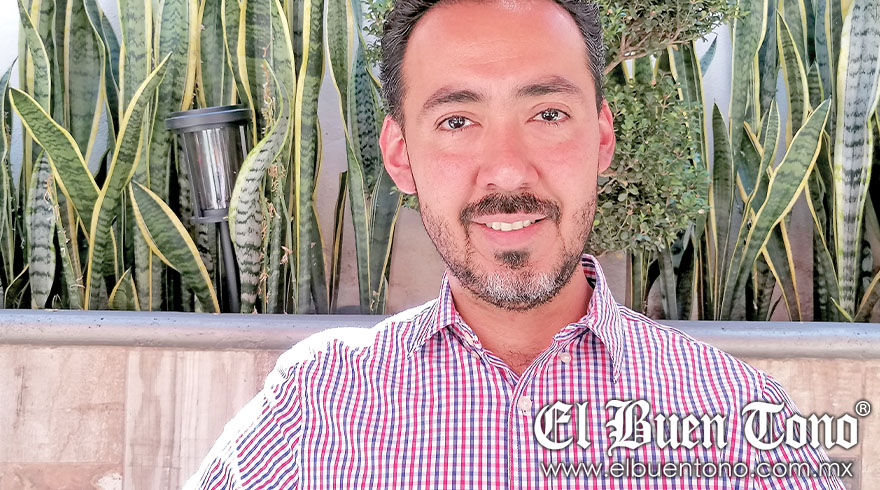 Alejandro Razo dicta conferencia, en Medellín, Colombia - El Buen Tono