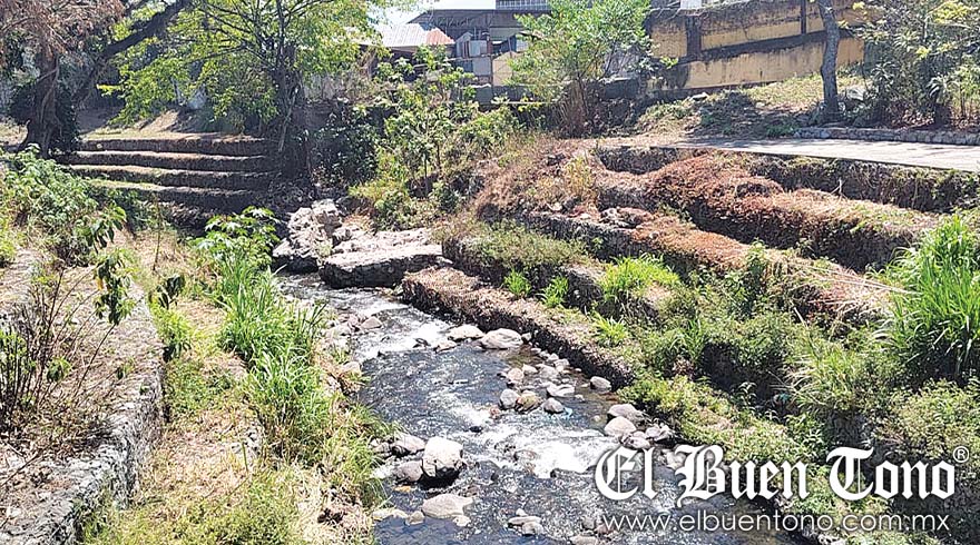 Descuidan el Paseo del Río, basura y agua contaminada - El Buen Tono
