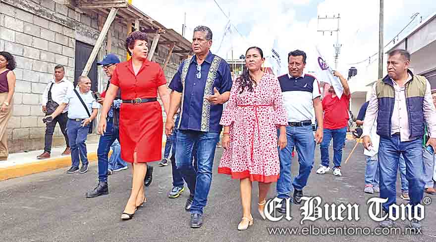 Fernando Ochoa entrega una calle, en unión y progreso - El Buen Tono